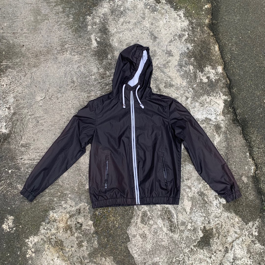 BENCH Windbreaker, Men's Fashion, Coats, Jackets and Outerwear on Carousell