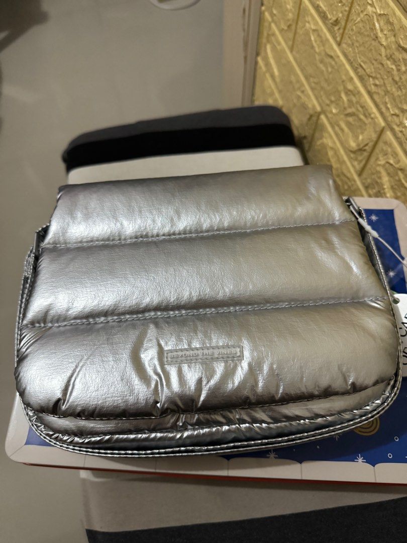 Beyond the Vines Metallic Poofy bag, Women's Fashion, Bags & Wallets ...