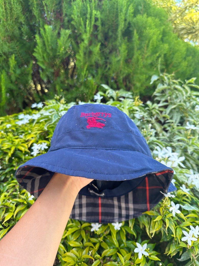 Burberry Bucket hat, Men's Fashion, Watches & Accessories, Caps & Hats ...