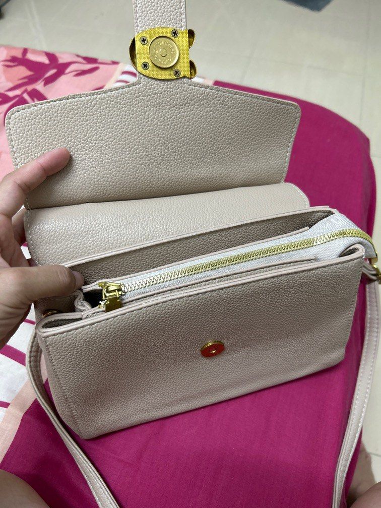 Coach Gred Super A, Women's Fashion, Bags & Wallets, Cross-body Bags on ...