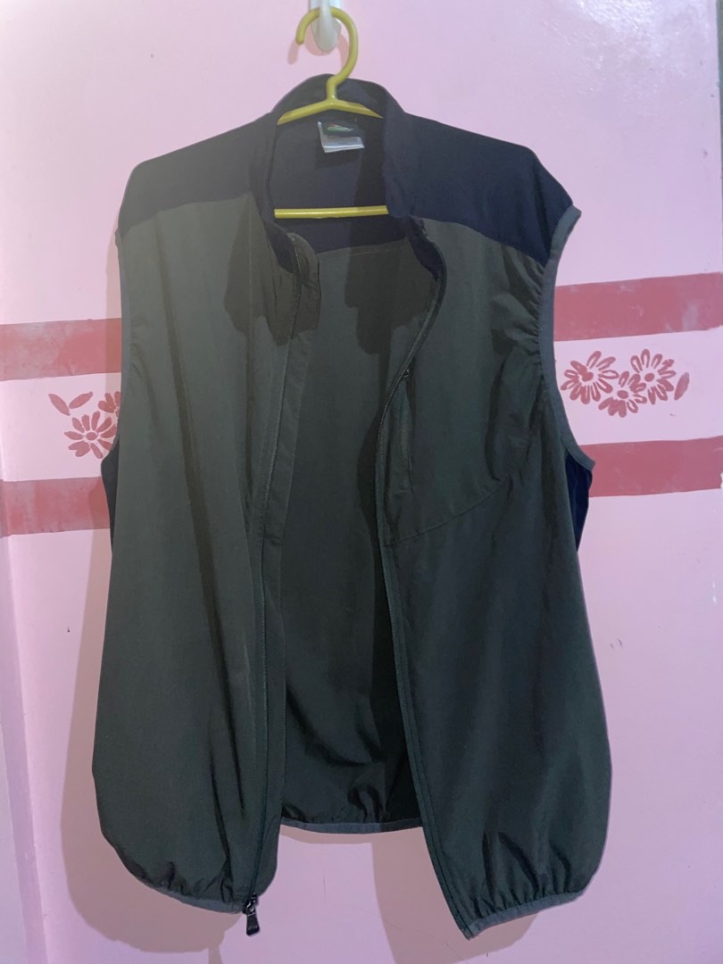 Cohike Zip Vest, Men's Fashion, Coats, Jackets and Outerwear on Carousell