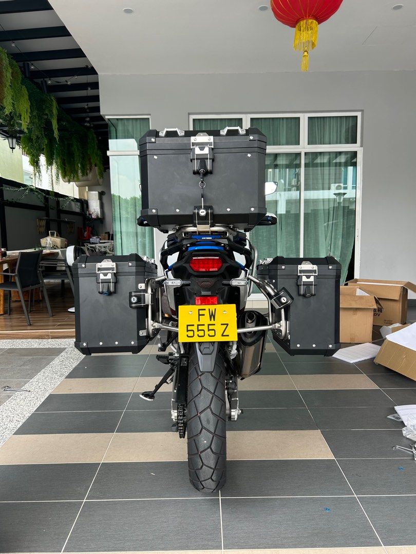 (Above 2018) CRF1100 Aluminium top box and Aluminium side panniers ...
