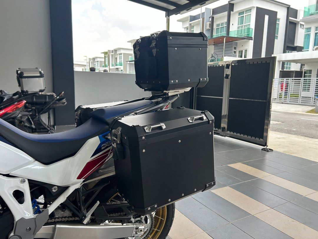 (Above 2018) CRF1100 Aluminium top box and Aluminium side panniers ...