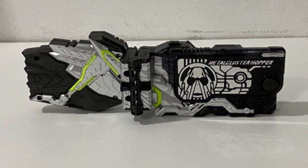 DX Kamen Rider Zero One Metal Cluster Hopper and Shining Hopper ...