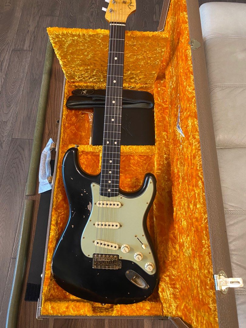Fender Masterbuilt 63 Strat VVT, Hobbies & Toys, Music & Media, Musical ...