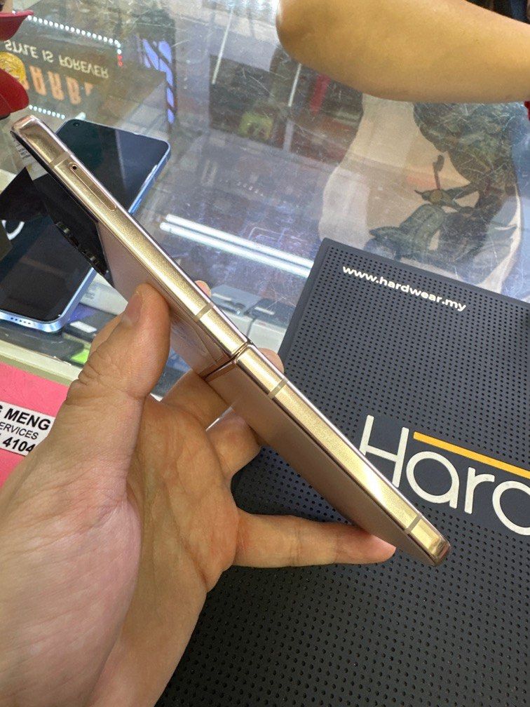 Galaxy Z Flip 4 Pink Gold 128GB, Mobile Phones & Gadgets, Mobile Phones ...