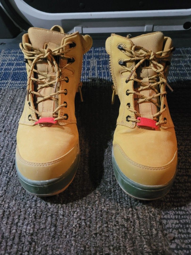 Hard Yakka Safety Boots, Men's Fashion, Footwear, Boots on Carousell