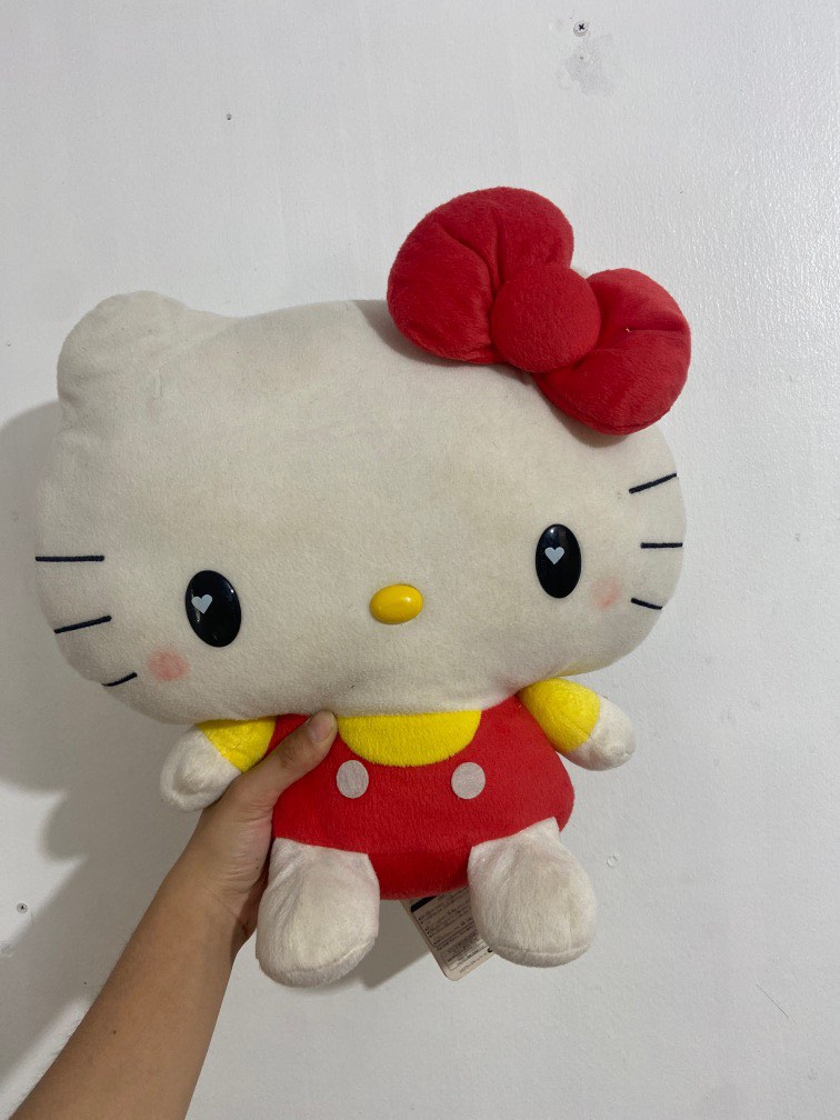 HELLO KITTY BIG HEAD, Hobbies & Toys, Toys & Games on Carousell