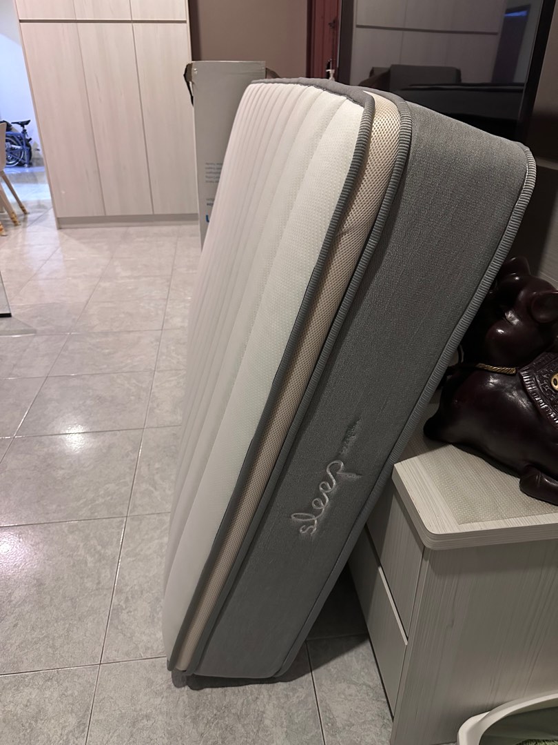 Hipvan SLEEP mattress (super single), Furniture & Home Living ...