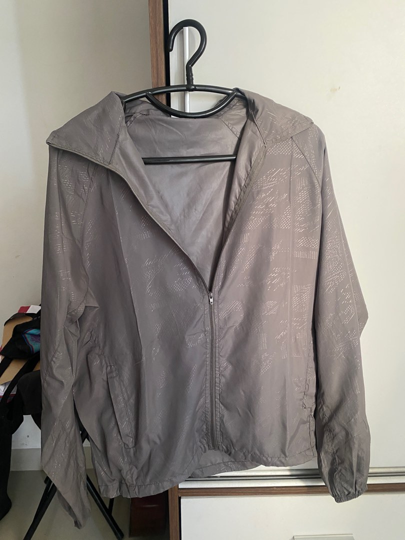 Jaket Lari / Jaket Running, Olah Raga, Baju Olahraga di Carousell