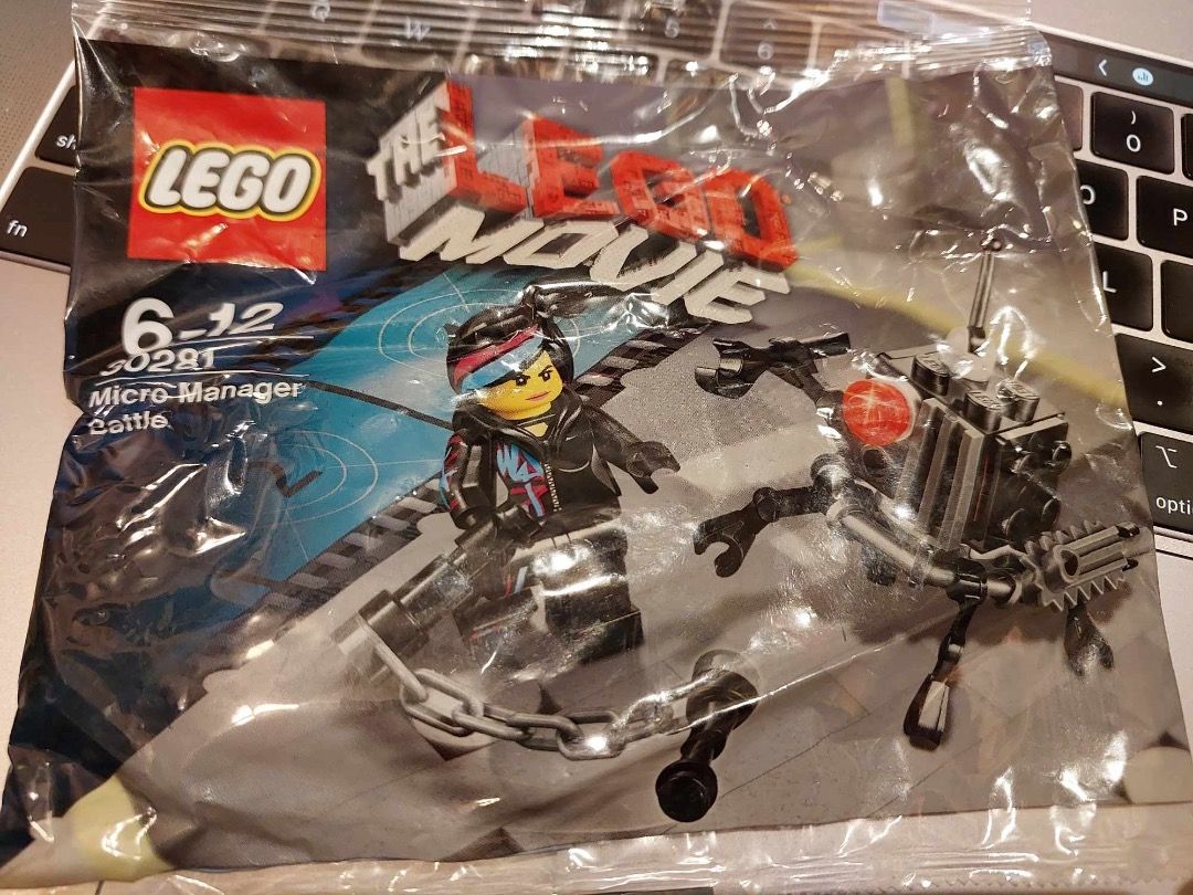 Lego Minifigure THE LEGO MOVIE Micro Manager battle, Hobbies & Toys ...