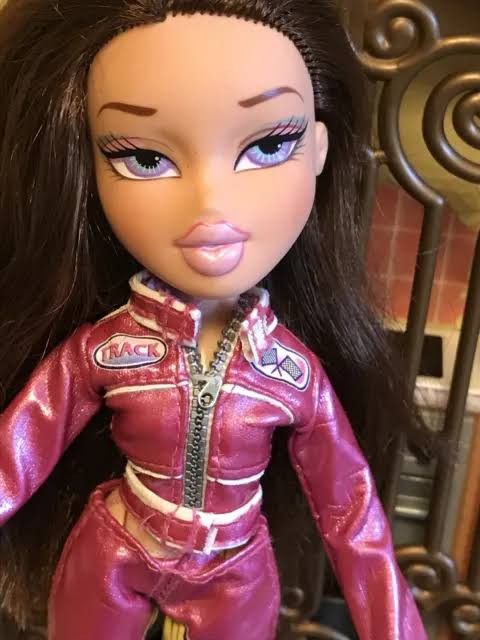LF: Bratz Jade and Dana, Hobbies & Toys, Toys & Games on Carousell