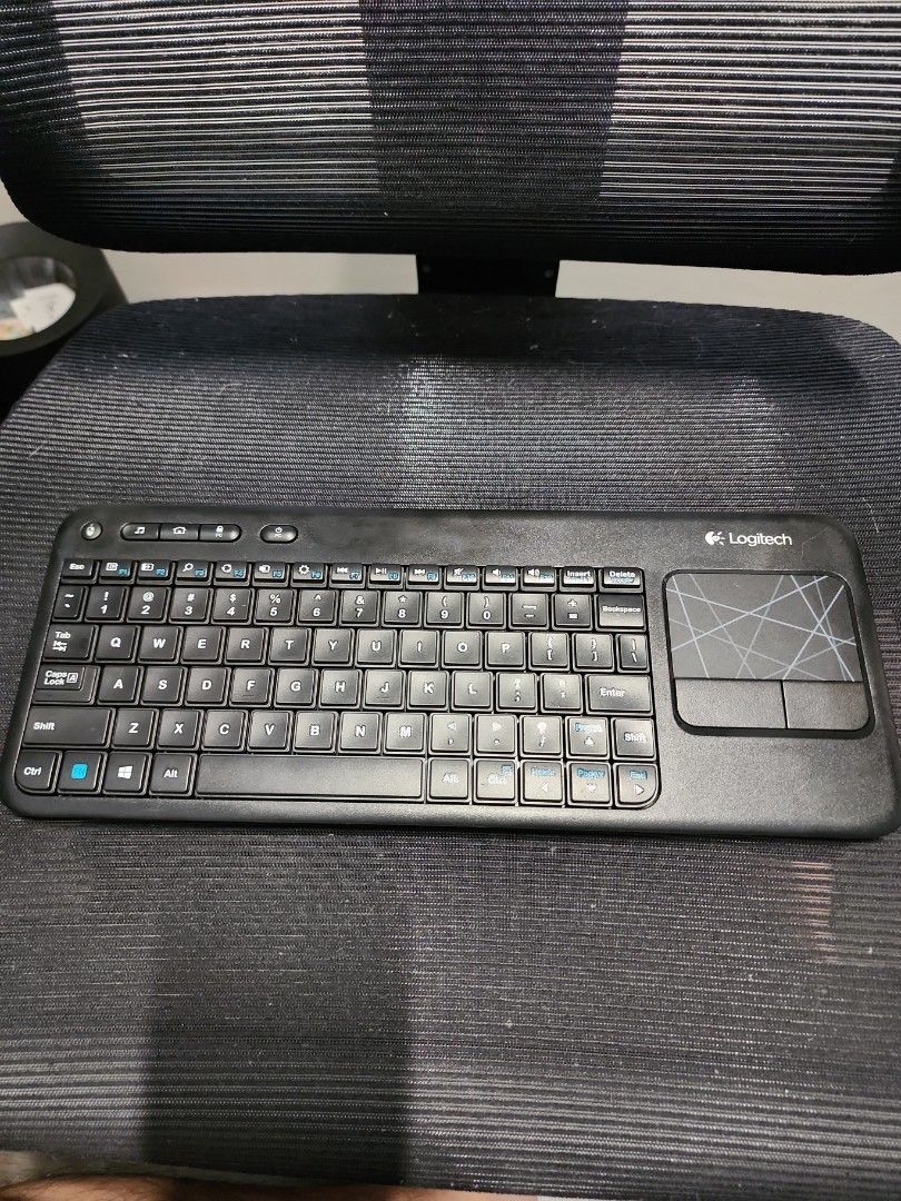 Logitech K400r Wireless Keyboard Computers And Tech Parts And Accessories Computer Keyboard On