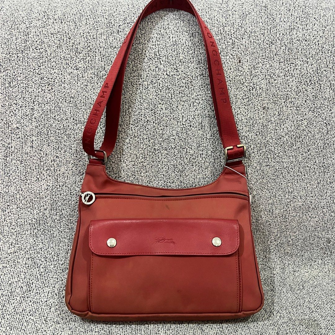 Longchamp Crossbody Bag bukan Le Pliage Classic, Fesyen Wanita, Tas ...