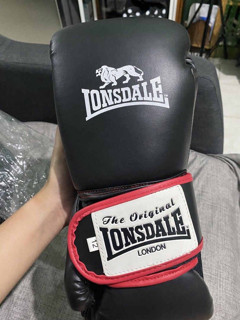 Lonsdale boxing glove, Men's Fashion, Watches & Accessories, Gloves on Carousell