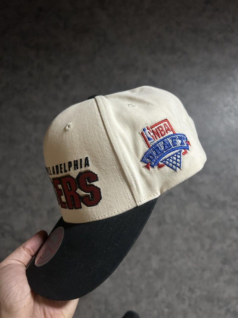 Mitchell & Ness 76ERS Pro crown fit, Men's Fashion, Watches ...