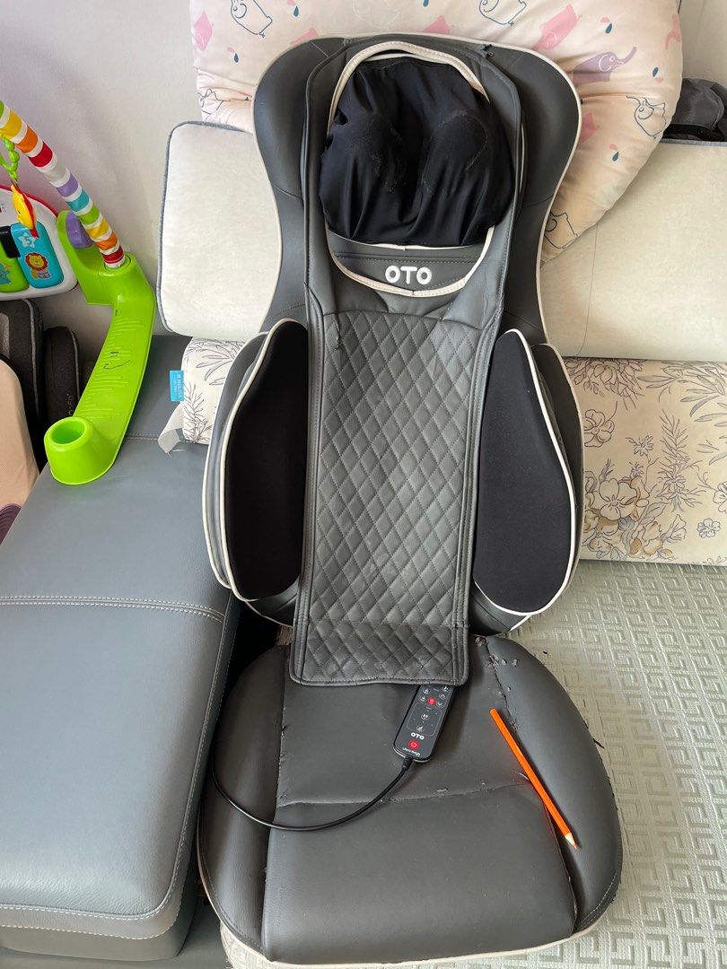 OTO Massage Chair, Health & Nutrition, Massage Devices on Carousell