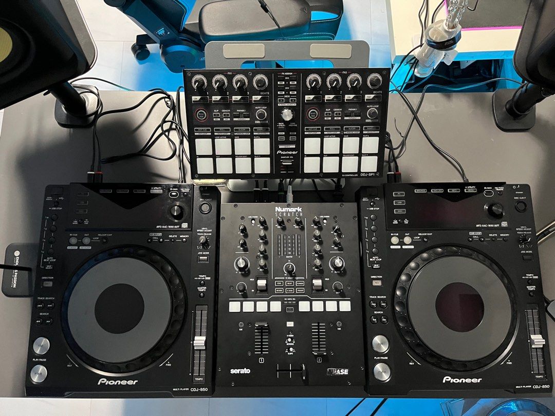 Pioneer CDJ-850 + Numark Scratch Mixer (Tags: DDJ, XDJ, DJM, CDJ, SRT ...