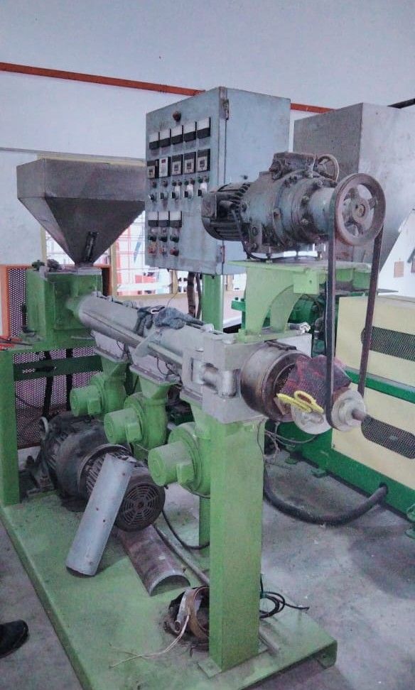 Plastic shredding and processing machines, Furniture & Home Living ...