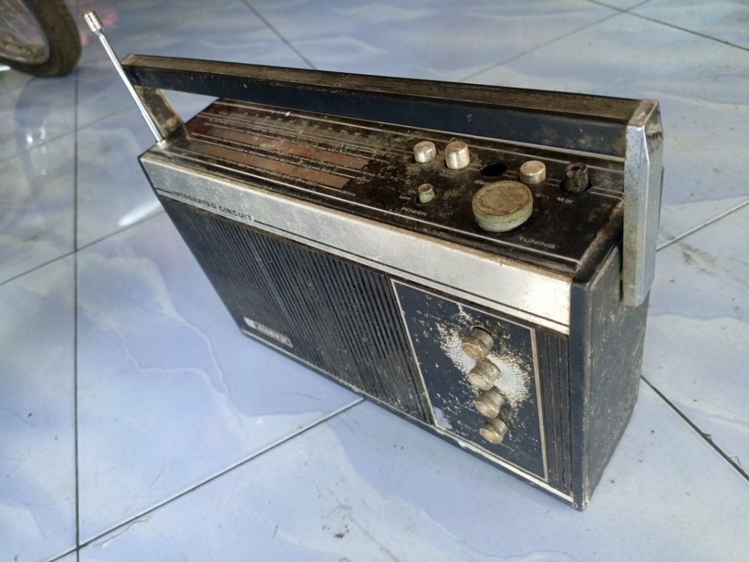 Radio sanyo antik jadul, Elektronik, Audio di Carousell