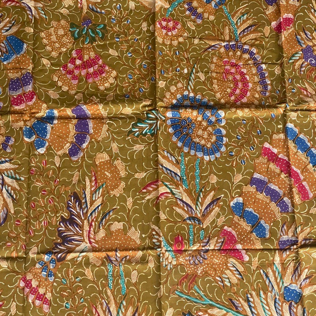 Sarung batik tulis garutan motif merak, Antik, Pajangan di Carousell