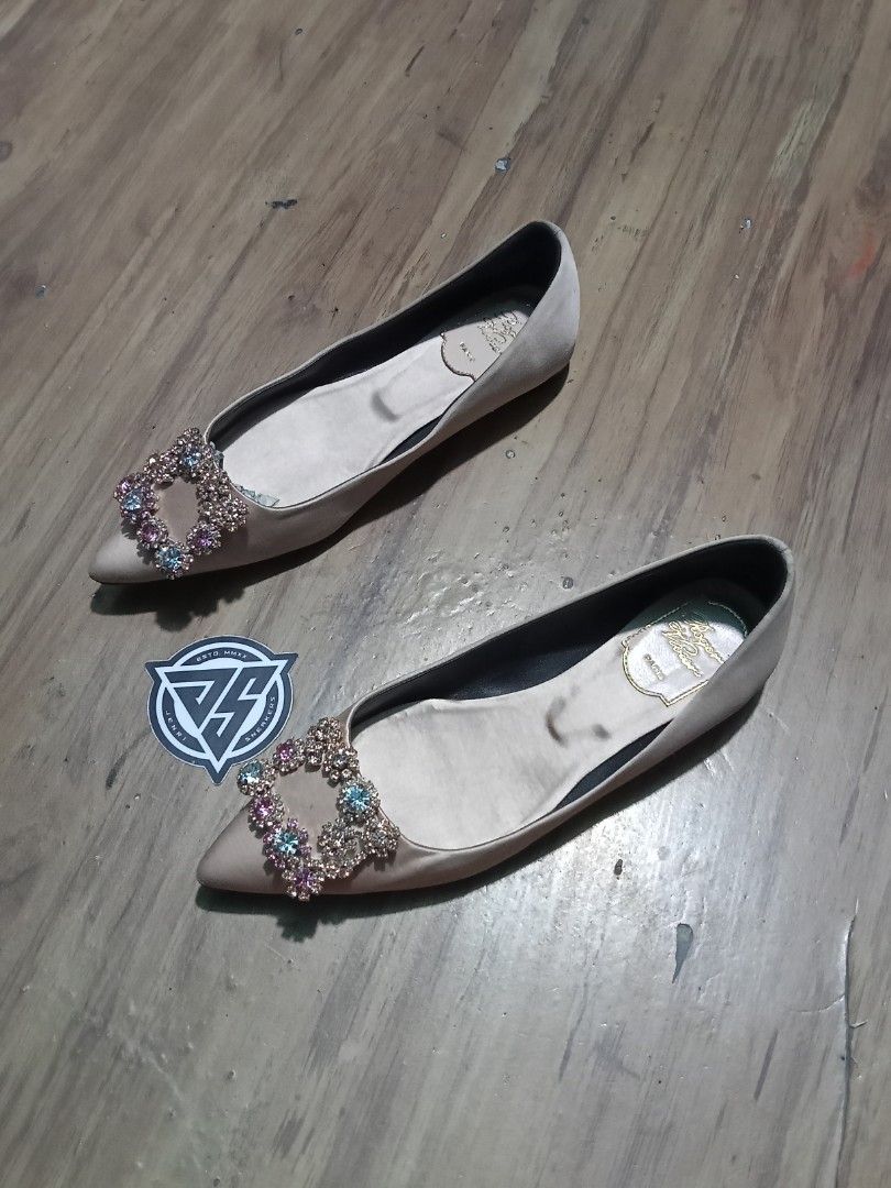 Sepatu Shoes Roger Vivier Paris, Fesyen Wanita, Sepatu di Carousell
