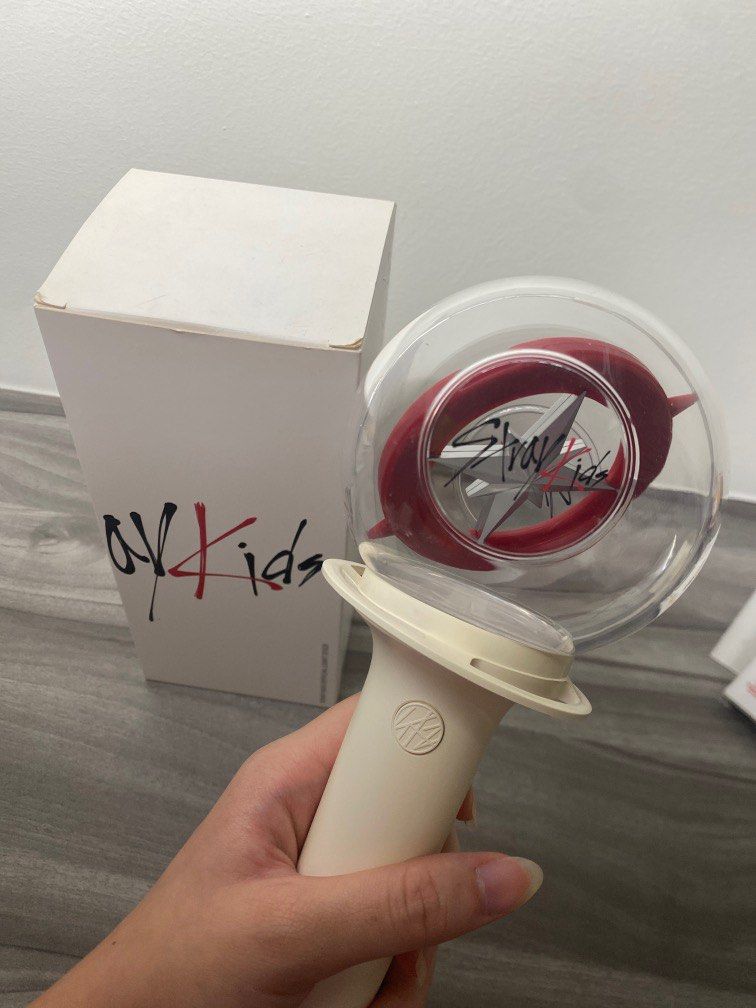 skz official lightstick (broken), Hobbies & Toys, Memorabilia ...