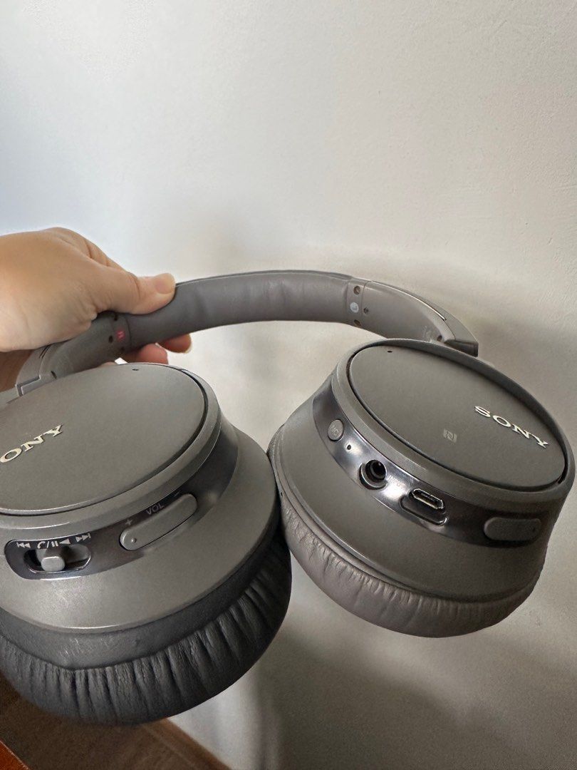 Sony WH-700, Audio, Headphones & Headsets on Carousell