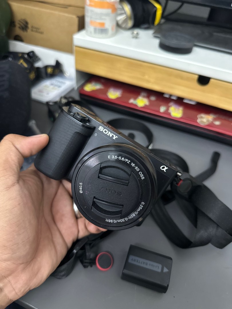 sony zve10, Photography, Cameras on Carousell