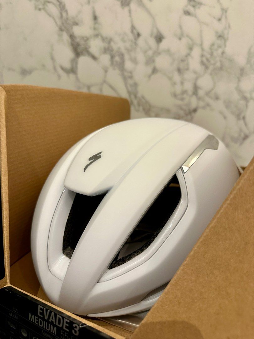 (BRAND NEW) S-WORKS Evade 3 - Full White (M size), Sports Equipment ...