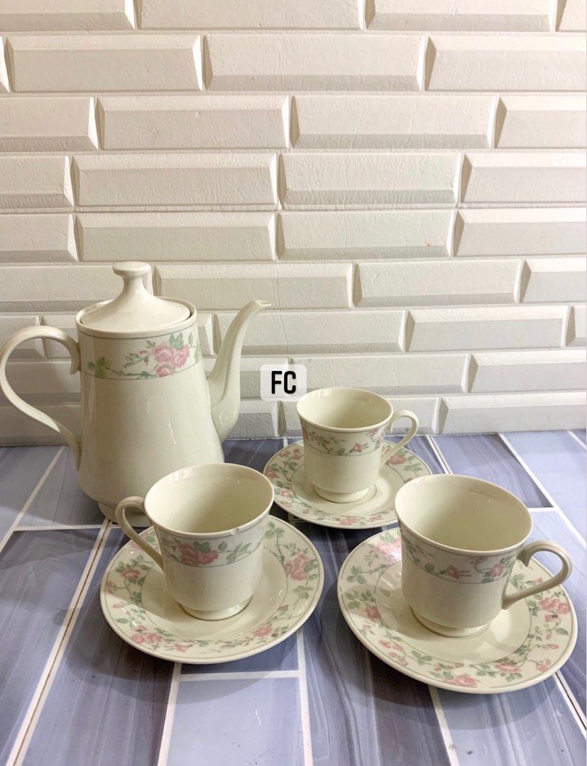 Teko & Set Cawan 90’s, Hobbies & Toys, Collectibles & Memorabilia ...