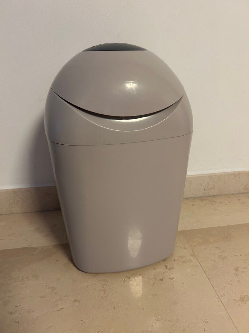 Tommy tippy Diaper bin, Babies & Kids, Bathing & Changing, Diapers ...