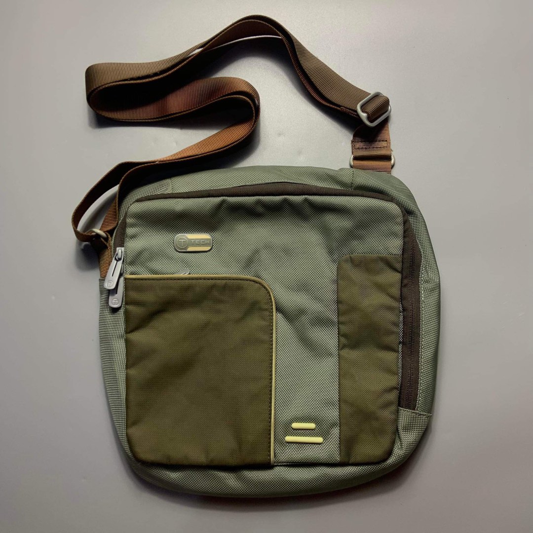 Tumi Tech - Crossbody Bag, Men's Fashion, Bags, Sling Bags on Carousell