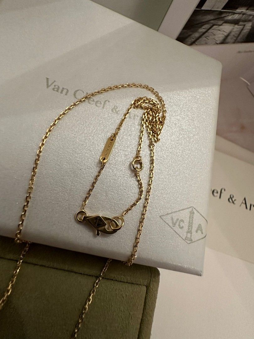 Van cleef Sweet Alhambra, 名牌, 飾物及配件 - Carousell