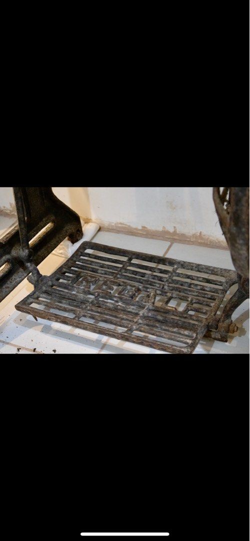 Vintage REGAL sewing machine, Furniture & Home Living, Home Improvement ...