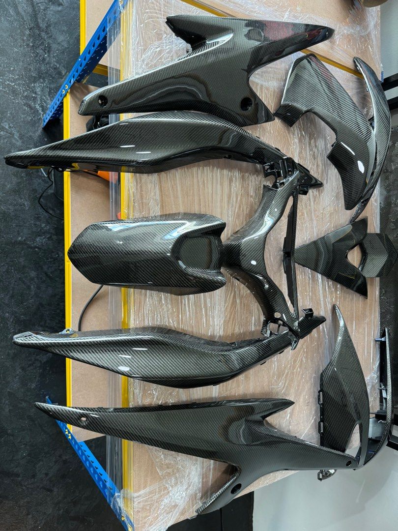 Yamaha NVX Aerox V1 full coverset twill carbon, Motorcycles, Motorcycle ...