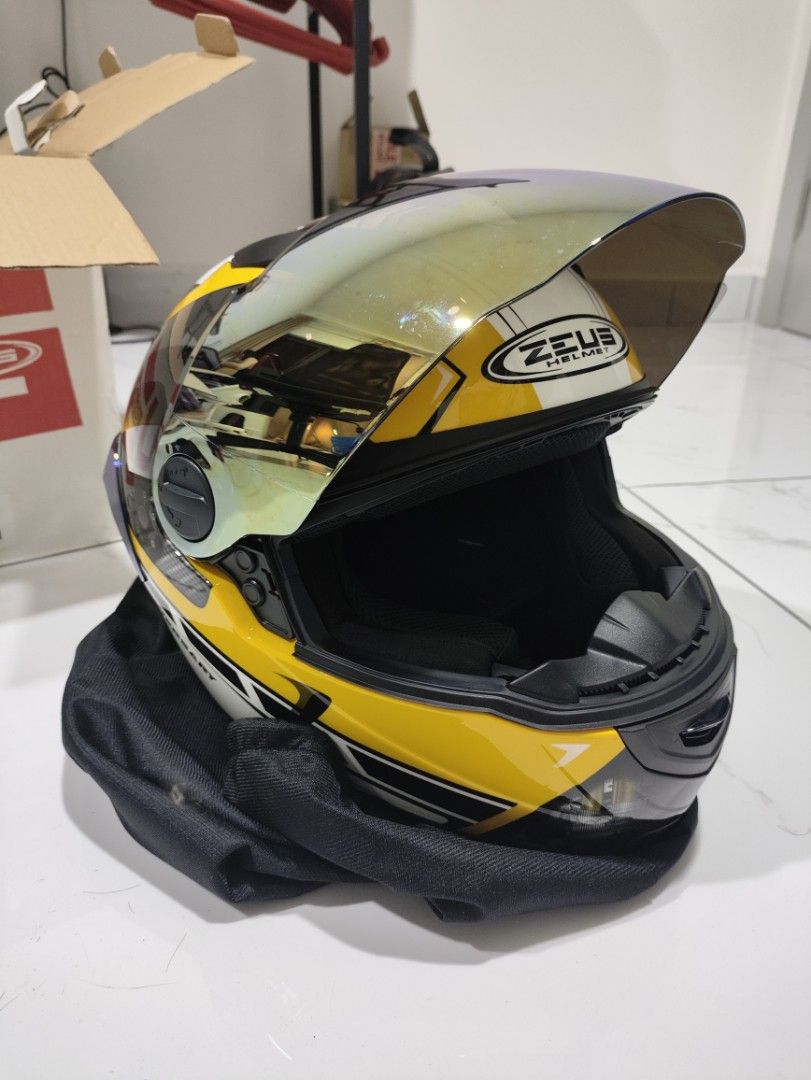 ZEUS ZS811 YELLOW WHITE FULL FACE HELMET, Motorbikes on Carousell