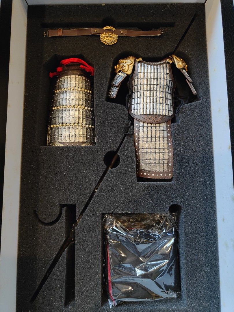 303 Toys Zhang Fei full armour set with extra plain clothes not hot ...