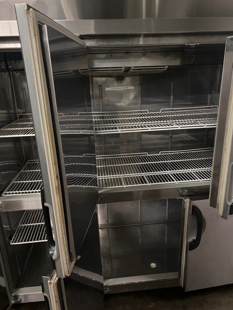 6 door upright commercial chiller. Blower cooling. Sanyo brand. Free ...