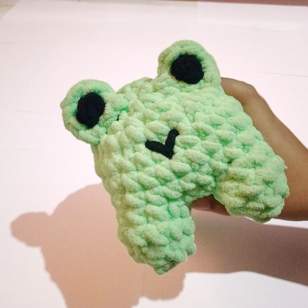 amigurumi desktop frog froggo frogfrog freeg frug, Hobbies & Toys ...