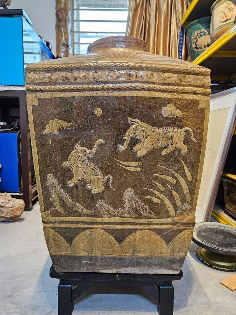 Antik tempayan, Hobbies & Toys, Collectibles & Memorabilia, Vintage ...