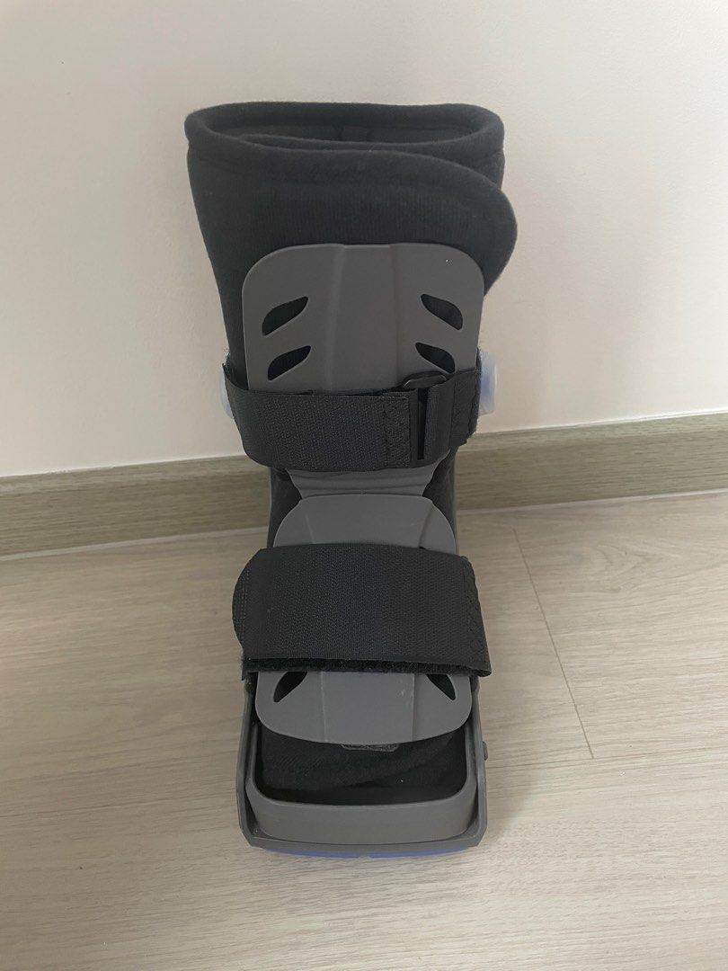 Apollo Orthopaedic Walker Boot, Health & Nutrition, Assistive ...