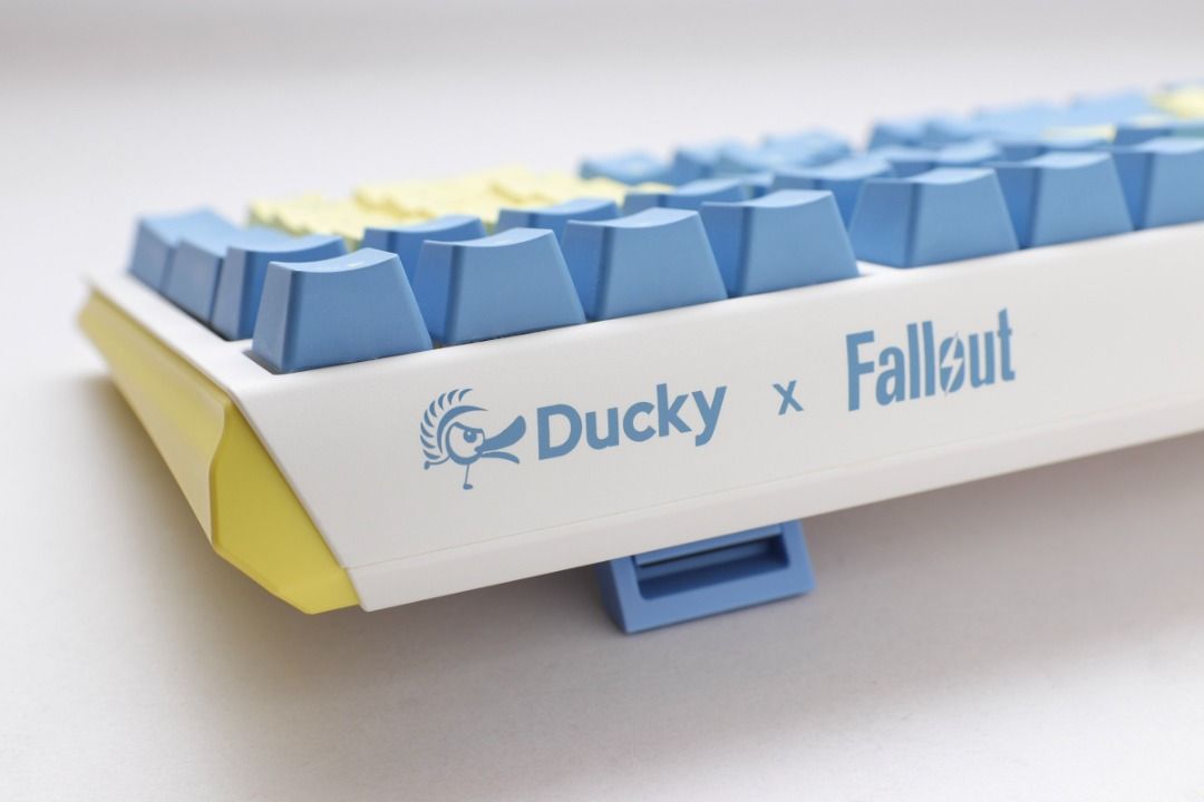 Bethesda x Ducky One 3 Fallout Edition Hotswap RGB Double Shot PBT ...