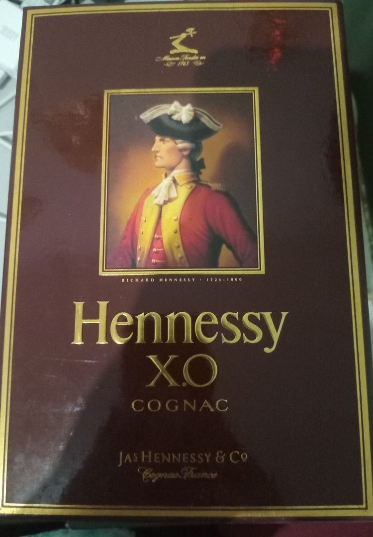 Box Hennessy XO, Serba Serbi, Others di Carousell