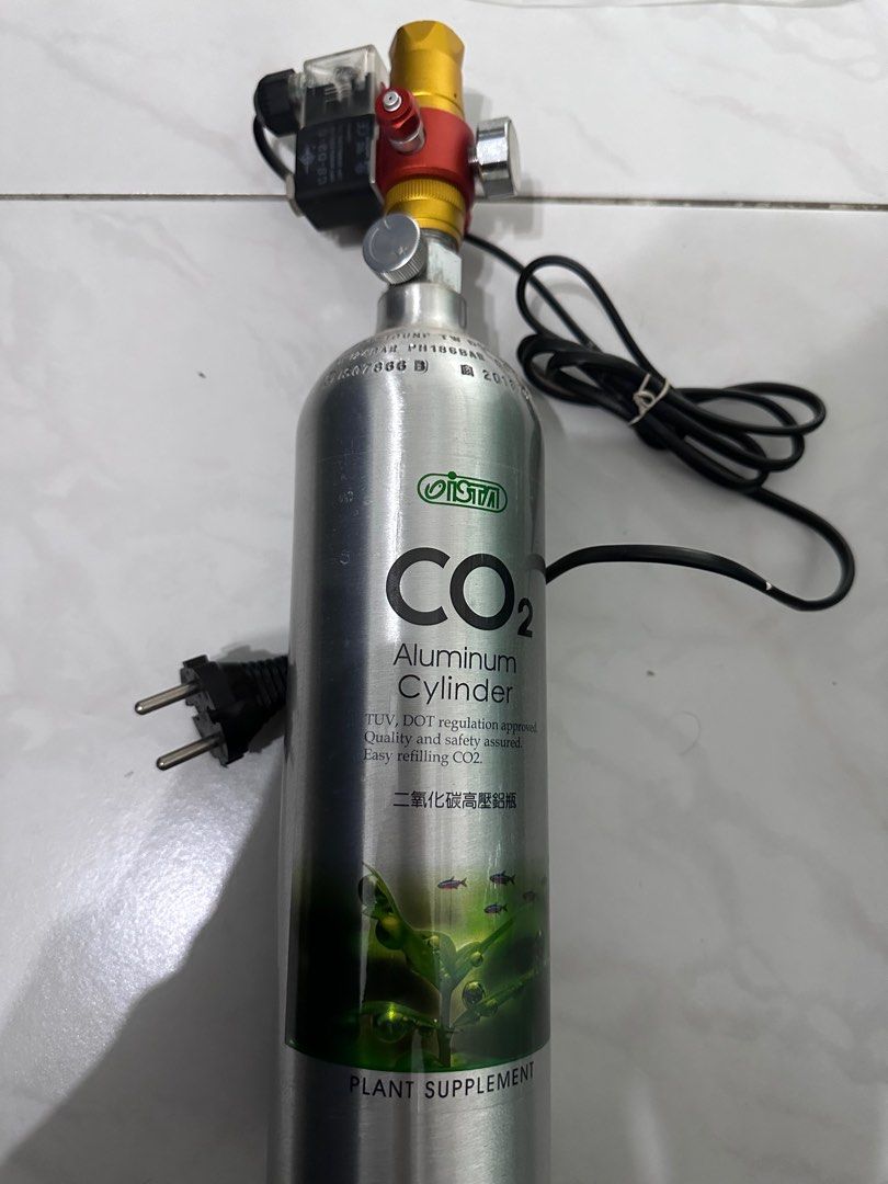 C02 tank / Cylinder with regulator. , Pet Supplies, Homes & Other Pet ...