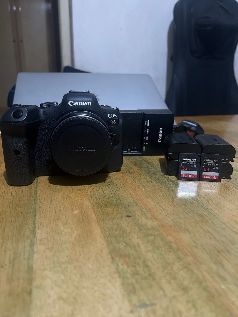 Canon R6 連副廠轉Ef mount 轉接環 4粒電, 攝影器材, 相機 - Carousell