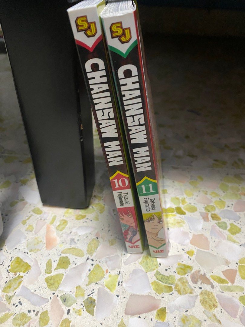 Chainsaw Man, CSM, Vol 10-11, Hobbies & Toys, Books & Magazines, Comics & Manga on Carousell