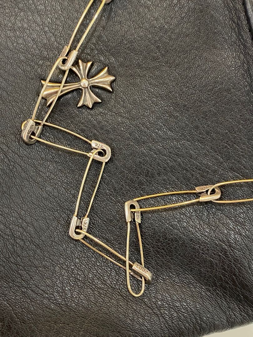 Chrome hearts cross safety pin bag, 名牌, 手袋及銀包 - Carousell