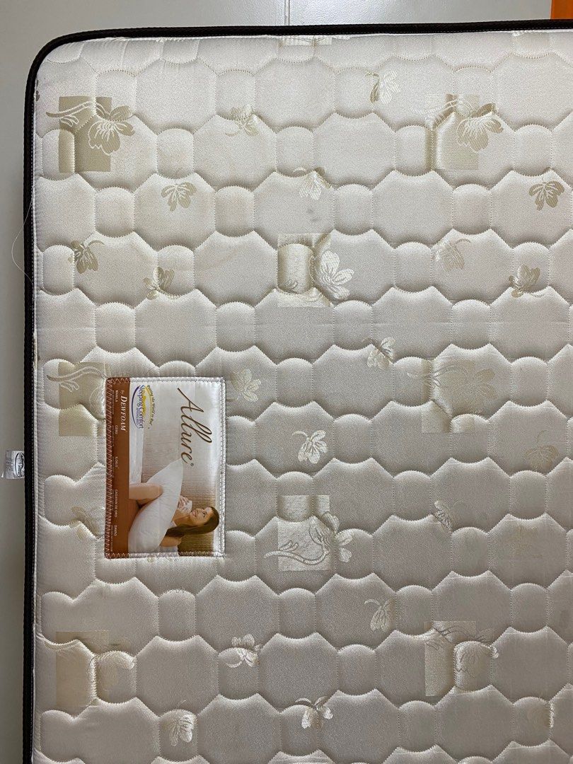 Dewfoam Allure Queen Mattress 76 x 60, Furniture & Home Living ...