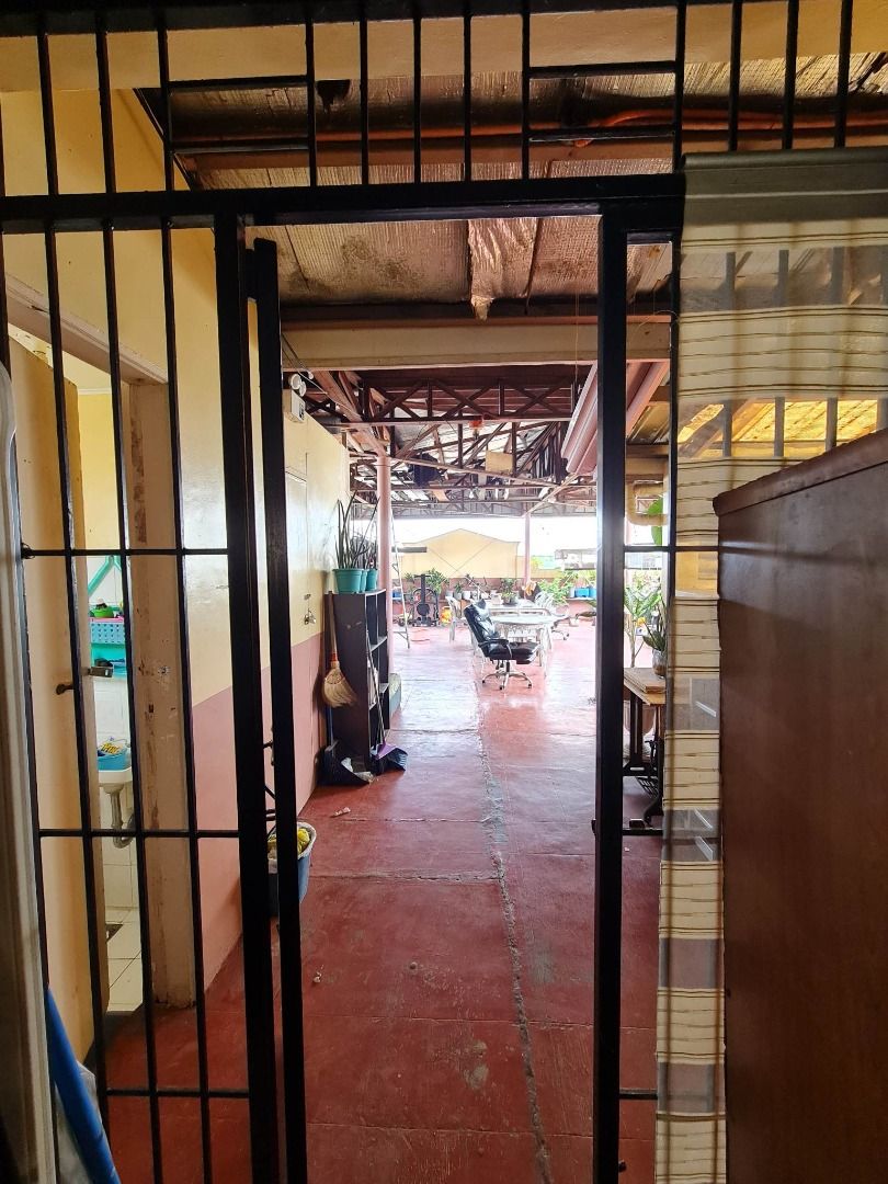 Four story Apartment Building with roof deck in Poblacion, Makati ...